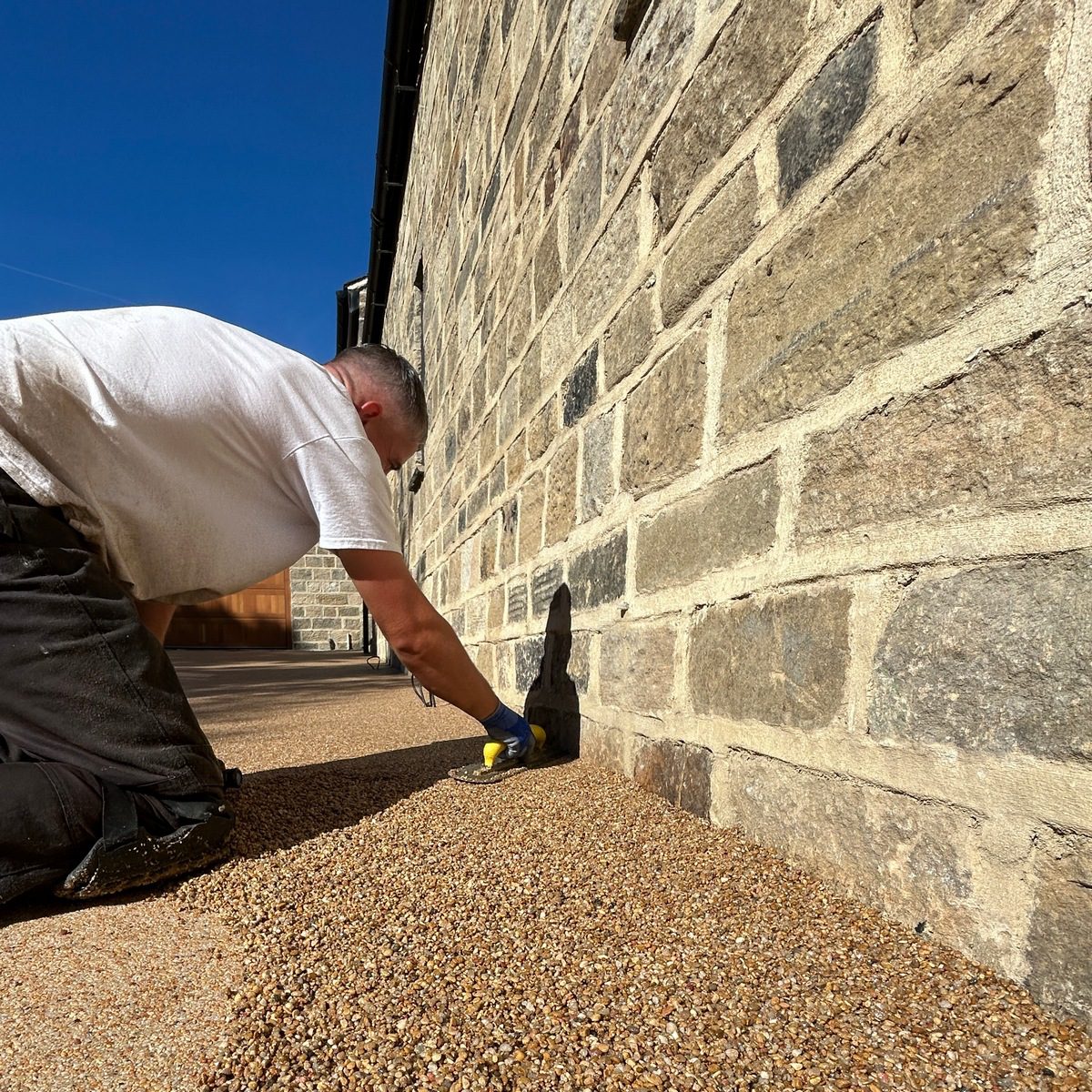 Elk Quartz Resin Bound Driveway By NEL Landscapes | PERMABOUND